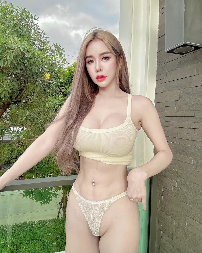 อามมี่แม็กซิม สาวแซ่บคนดัง กับสัดส่วนสุดเซ็กซี่ชวนติดตาม