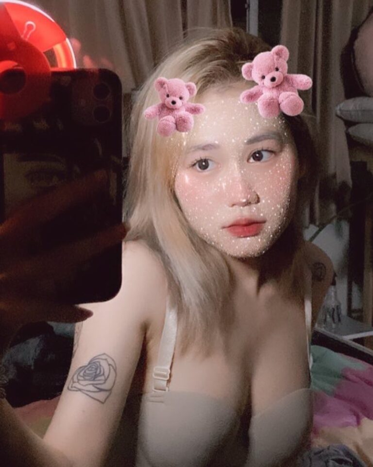 ลูกพีช accpeachy สาววัยใสสุดเซ็กซี่ ดาวโอนลี่แฟน ได้ใจวัยทีน