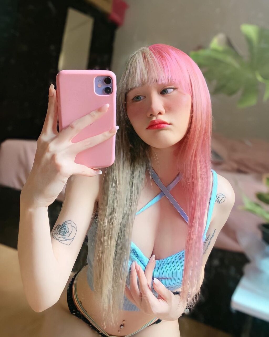 ลูกพีช accpeachy สาววัยใสสุดเซ็กซี่ ดาวโอนลี่แฟน ได้ใจวัยทีน