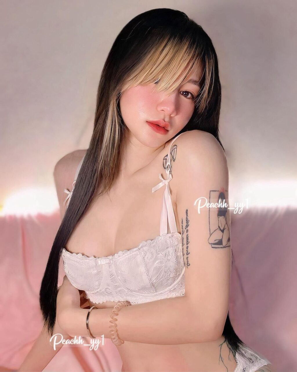 ลูกพีช accpeachy สาววัยใสสุดเซ็กซี่ ดาวโอนลี่แฟน ได้ใจวัยทีน